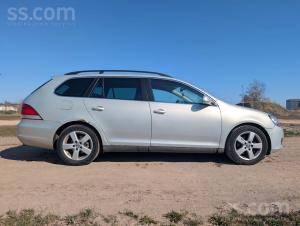 Volkswagen Golf 2011 in Riga, with an engine capacity of 1.60 L and mileage of 374 thousand km for 1900 €, photo 4 on AUTOMOTO.COM.LV