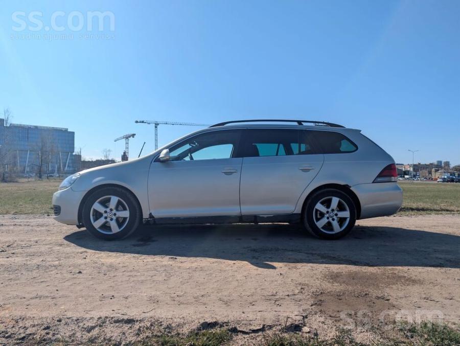 Volkswagen Golf 2011 in Riga, with an engine capacity of 1.60 L and mileage of 374 thousand km for 1900 €, photo 8 on AUTOMOTO.COM.LV