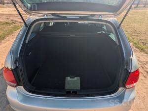 Volkswagen Golf 2011 in Riga, with an engine capacity of 1.60 L and mileage of 374 thousand km for 1900 €, photo 10 on AUTOMOTO.COM.LV