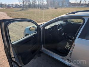 Volkswagen Golf 2011 in Riga, with an engine capacity of 1.60 L and mileage of 374 thousand km for 1900 €, photo 15 on AUTOMOTO.COM.LV