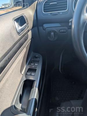 Volkswagen Golf 2011 in Riga, with an engine capacity of 1.60 L and mileage of 374 thousand km for 1900 €, photo 18 on AUTOMOTO.COM.LV