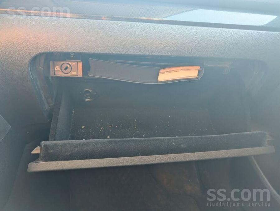 Volkswagen Golf 2011 in Riga, with an engine capacity of 1.60 L and mileage of 374 thousand km for 1900 €, photo 19 on AUTOMOTO.COM.LV