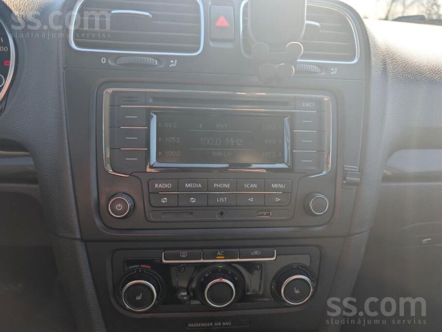 Volkswagen Golf 2011 in Riga, with an engine capacity of 1.60 L and mileage of 374 thousand km for 1900 €, photo 20 on AUTOMOTO.COM.LV