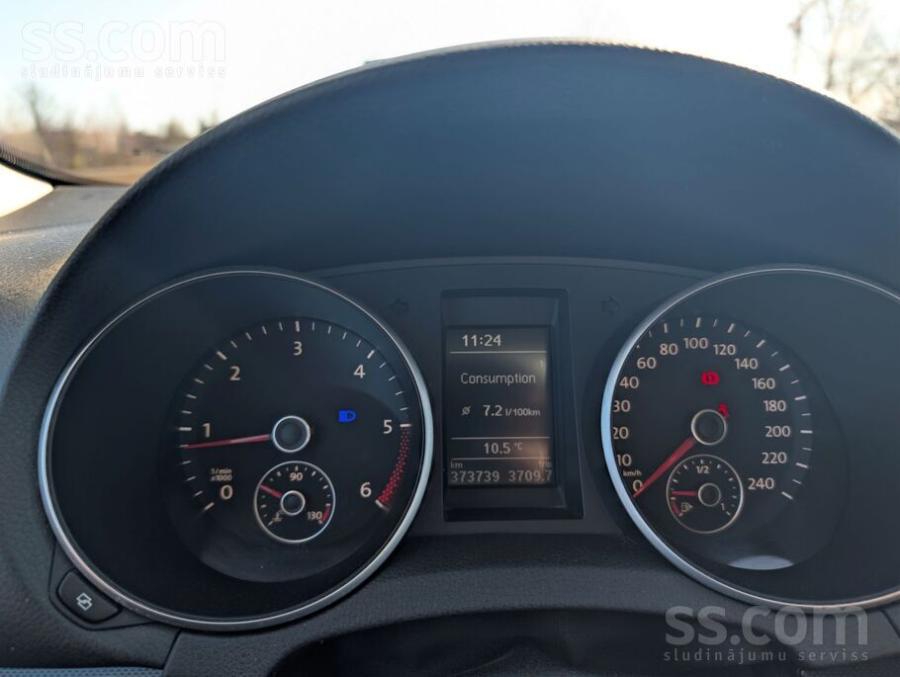 Volkswagen Golf 2011 in Riga, with an engine capacity of 1.60 L and mileage of 374 thousand km for 1900 €, photo 21 on AUTOMOTO.COM.LV