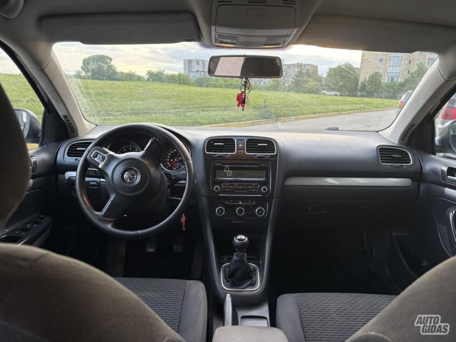 Volkswagen Golf 2011 in Siauliai, with an engine capacity of 1.40 L and mileage of 257 thousand km for 1900 €, photo 10 on AUTOMOTO.COM.LV