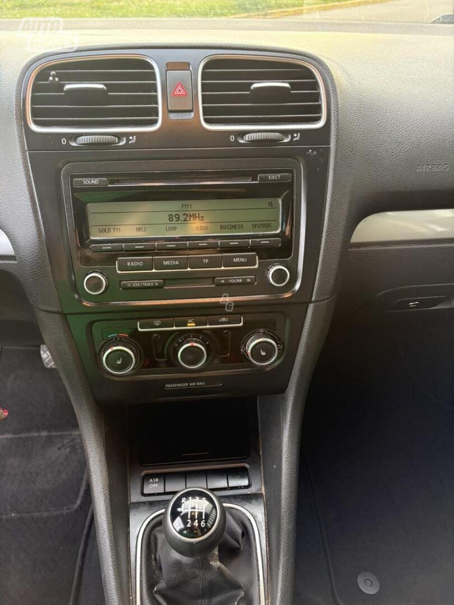 Volkswagen Golf 2011 in Siauliai, with an engine capacity of 1.40 L and mileage of 257 thousand km for 1900 €, photo 12 on AUTOMOTO.COM.LV