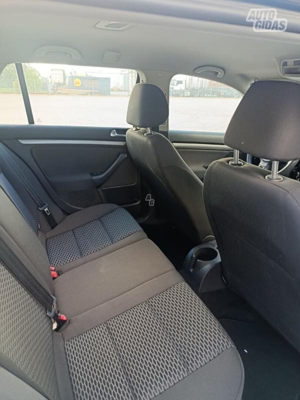 Volkswagen Golf 2011 in Marijampole, with an engine capacity of 1.60 L and mileage of 249 thousand km for 2799 €, photo 9 on AUTOMOTO.COM.LV