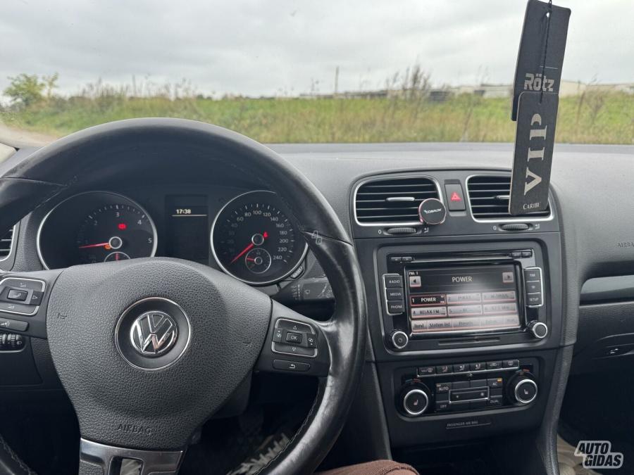 Volkswagen Golf 2011 Kauņa, ar dzinēja tilpumu 1.60 L un nobraukumu 300 tūkst. km par 1900 €, foto 10 vietnē AUTOMOTO.COM.LV