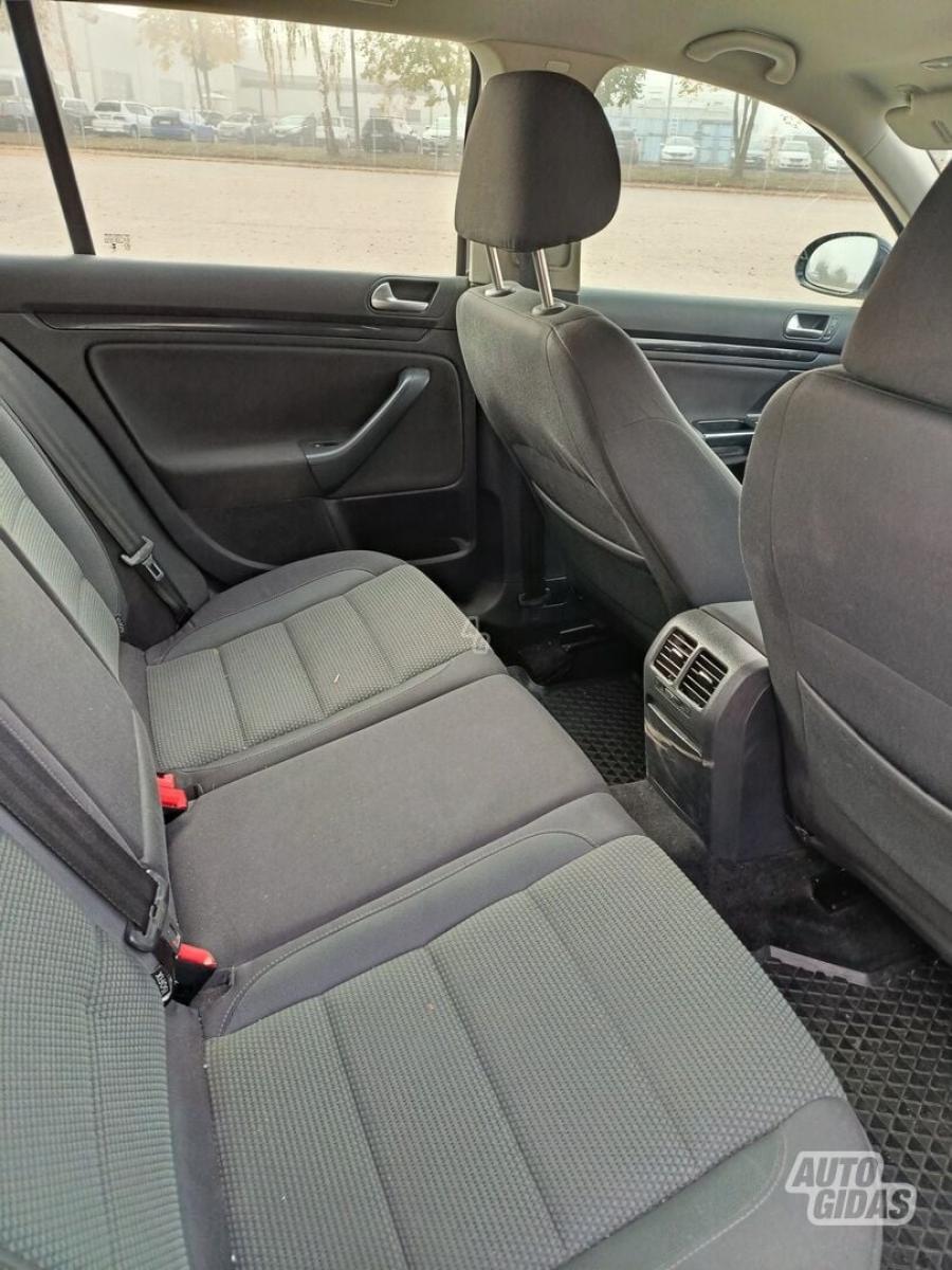 Volkswagen Golf 2011 in Marijampole, with an engine capacity of 1.60 L and mileage of 199 thousand km for 2799 €, photo 8 on AUTOMOTO.COM.LV