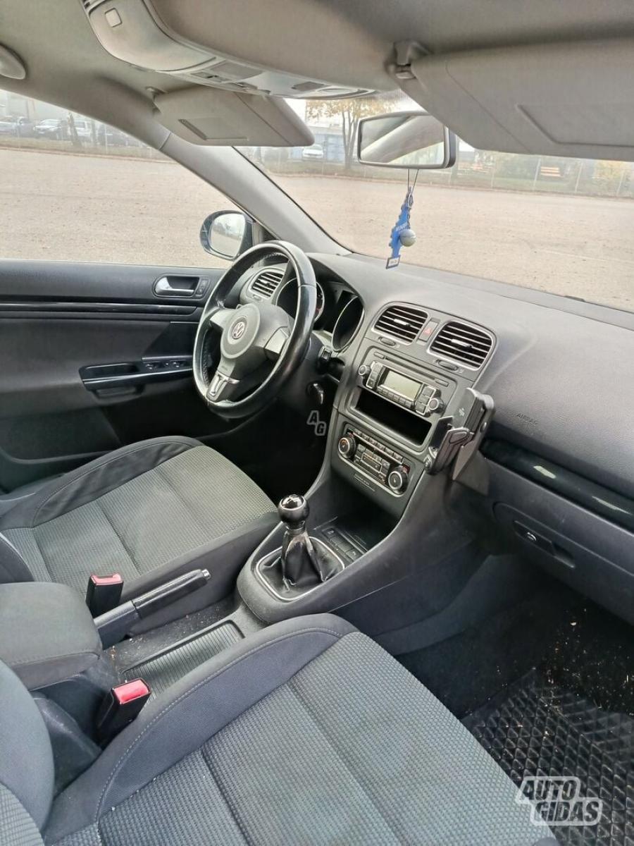 Volkswagen Golf 2011 in Marijampole, with an engine capacity of 1.60 L and mileage of 199 thousand km for 2799 €, photo 9 on AUTOMOTO.COM.LV
