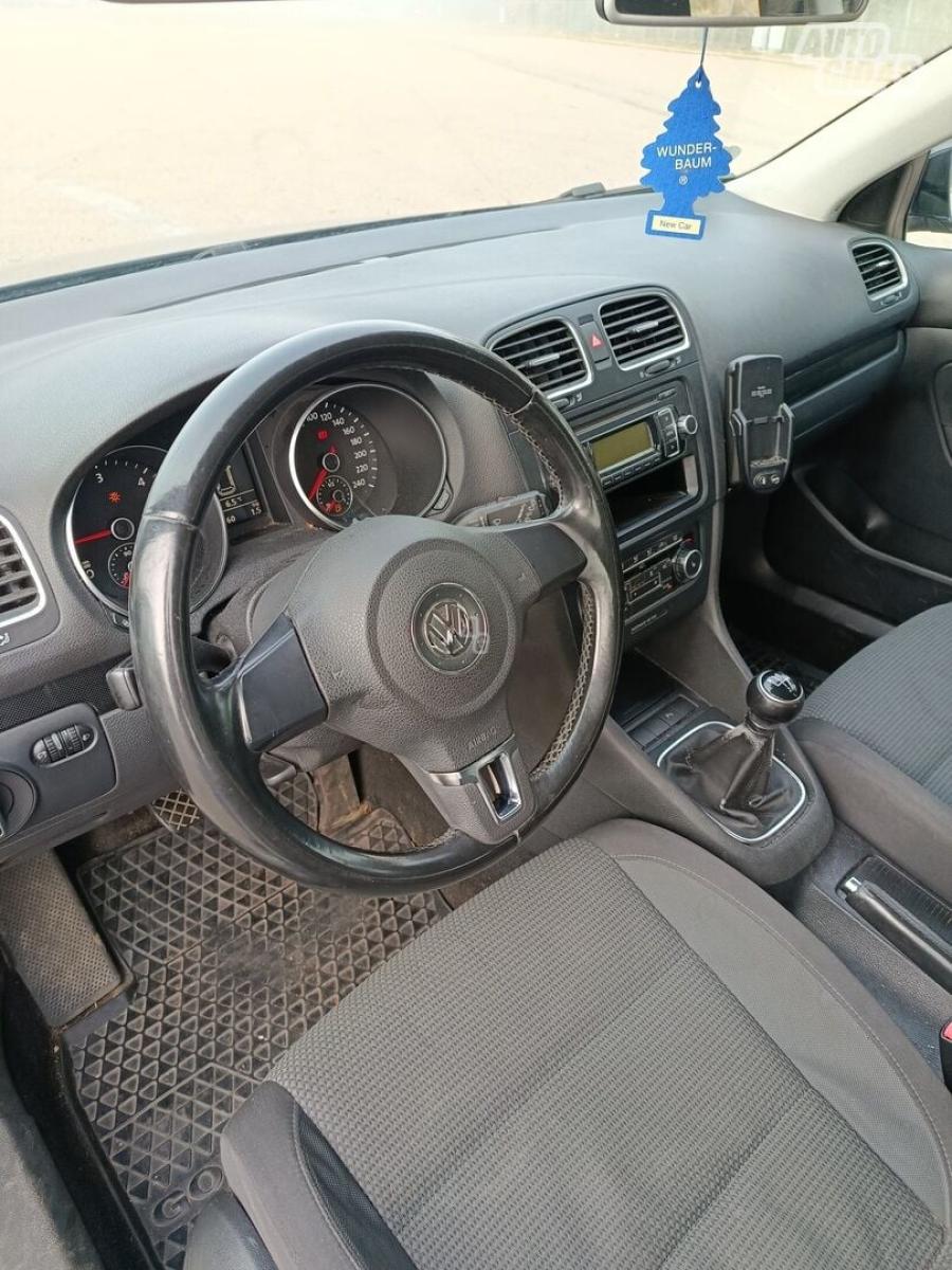 Volkswagen Golf 2011 in Marijampole, with an engine capacity of 1.60 L and mileage of 199 thousand km for 2799 €, photo 10 on AUTOMOTO.COM.LV