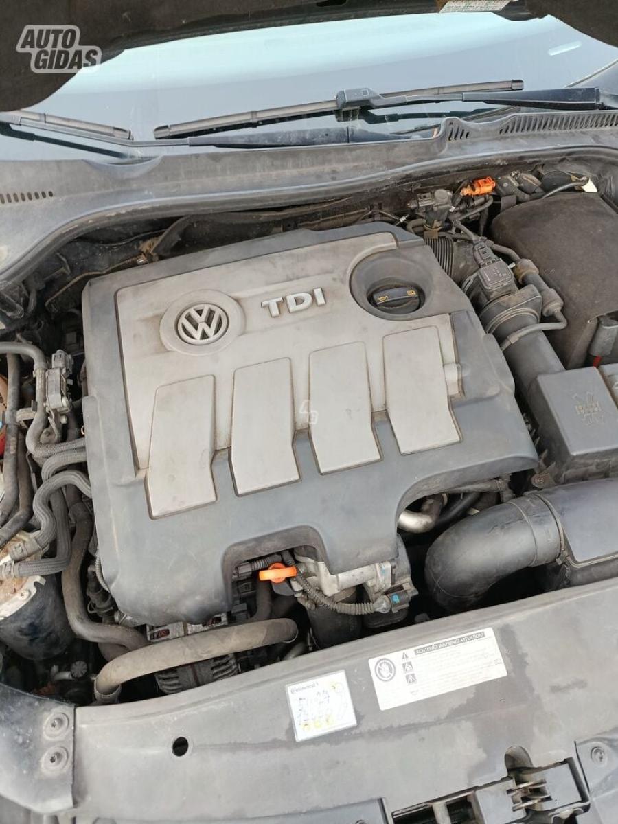 Volkswagen Golf 2011 in Marijampole, with an engine capacity of 1.60 L and mileage of 199 thousand km for 2799 €, photo 15 on AUTOMOTO.COM.LV