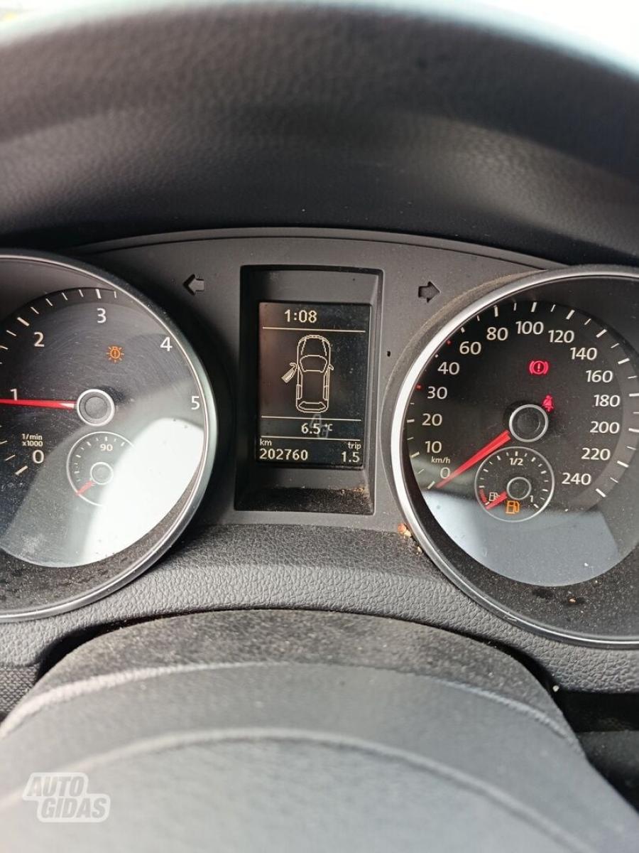 Volkswagen Golf 2011 in Marijampole, with an engine capacity of 1.60 L and mileage of 199 thousand km for 2799 €, photo 16 on AUTOMOTO.COM.LV