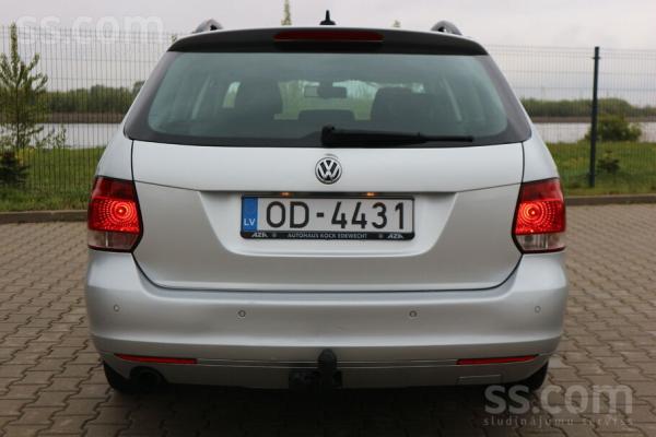Volkswagen Golf 2012 in Riga, with an engine capacity of 1.60 L and mileage of 279 thousand km for 4300 €, photo 8 on AUTOMOTO.COM.LV