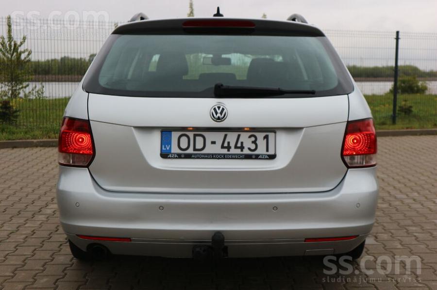 Volkswagen Golf 2012 in Riga, with an engine capacity of 1.60 L and mileage of 279 thousand km for 4300 €, photo 8 on AUTOMOTO.COM.LV