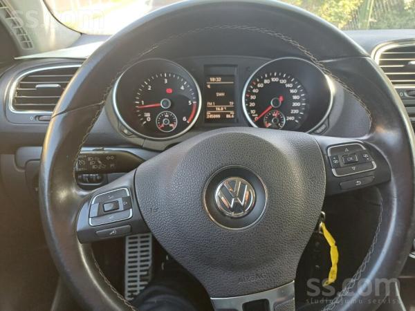 Volkswagen Golf 2012 in Riga, with an engine capacity of 1.60 L and mileage of 245 thousand km for 4200 €, photo 6 on AUTOMOTO.COM.LV