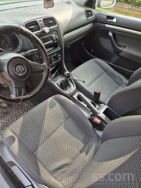 Volkswagen Golf 2012 Rīga, ar dzinēja tilpumu 1.60 L un nobraukumu 422 tūkst. km par 1750 €, foto 5 vietnē AUTOMOTO.COM.LV