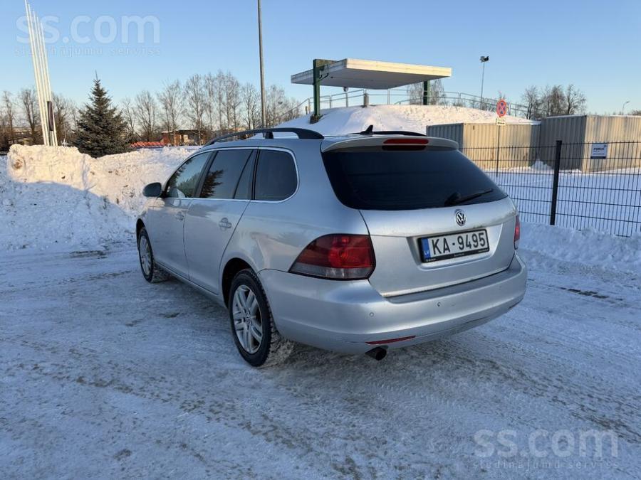 Volkswagen Golf 2012 Jelgava, ar dzinēja tilpumu 1.60 L un nobraukumu 381 tūkst. km par 2800 €, foto 4 vietnē AUTOMOTO.COM.LV