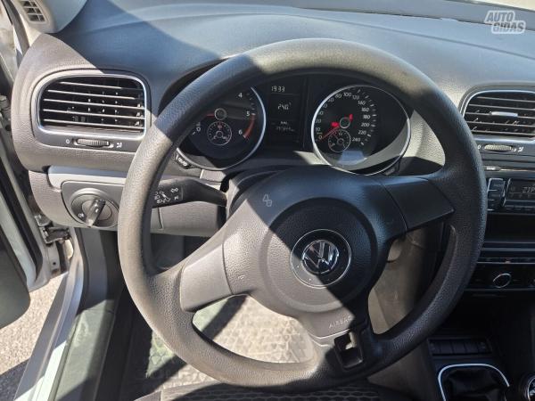 Volkswagen Golf 2012 in Marijampole, with an engine capacity of 1.60 L and mileage of 290 thousand km for 3400 €, photo 8 on AUTOMOTO.COM.LV
