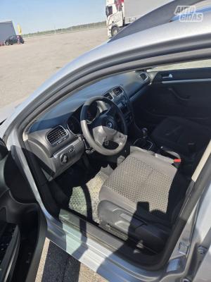 Volkswagen Golf 2012 in Marijampole, with an engine capacity of 1.60 L and mileage of 290 thousand km for 3400 €, photo 11 on AUTOMOTO.COM.LV