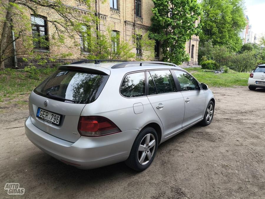 Volkswagen Golf 2012 in Vilnius, with an engine capacity of 1.60 L and mileage of 280 thousand km for 1600 €, photo 6 on AUTOMOTO.COM.LV