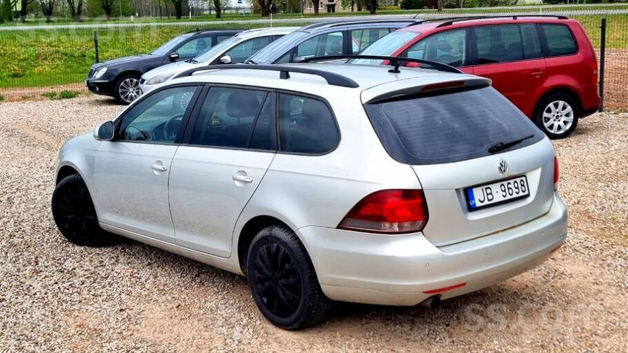 Volkswagen Golf 2012 in Cesis, with an engine capacity of 1.60 L and mileage of 316 thousand km for 2350 €, photo 6 on AUTOMOTO.COM.LV
