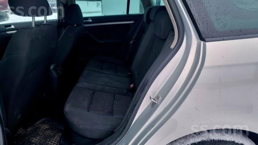 Volkswagen Golf 2012 in Cesis, with an engine capacity of 1.60 L and mileage of 316 thousand km for 2350 €, photo 15 on AUTOMOTO.COM.LV