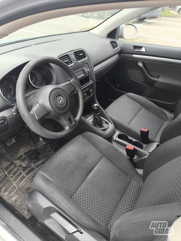 Volkswagen Golf 2012 Viļņa, ar dzinēja tilpumu 1.60 L un nobraukumu 293 tūkst. km par 1750 €, foto 9 vietnē AUTOMOTO.COM.LV