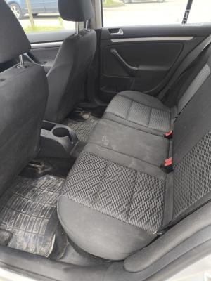 Volkswagen Golf 2012 Viļņa, ar dzinēja tilpumu 1.60 L un nobraukumu 293 tūkst. km par 1490 €, foto 12 vietnē AUTOMOTO.COM.LV