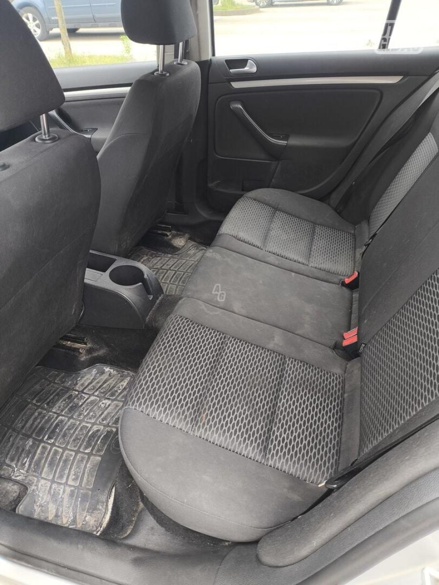 Volkswagen Golf 2012 Viļņa, ar dzinēja tilpumu 1.60 L un nobraukumu 293 tūkst. km par 1490 €, foto 12 vietnē AUTOMOTO.COM.LV