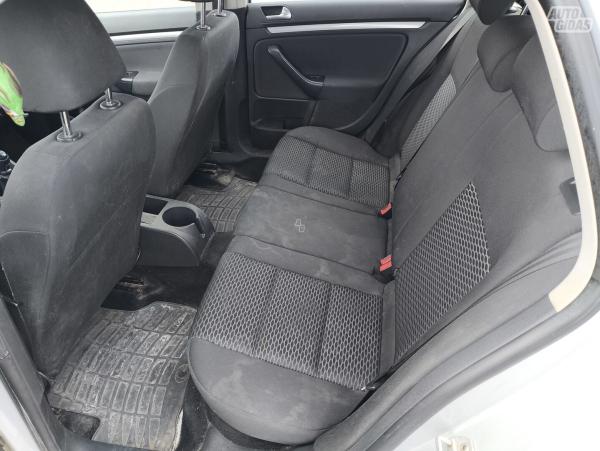 Volkswagen Golf 2012 in Vilnius, with an engine capacity of 1.60 L and mileage of 293 thousand km for 1500 €, photo 9 on AUTOMOTO.COM.LV