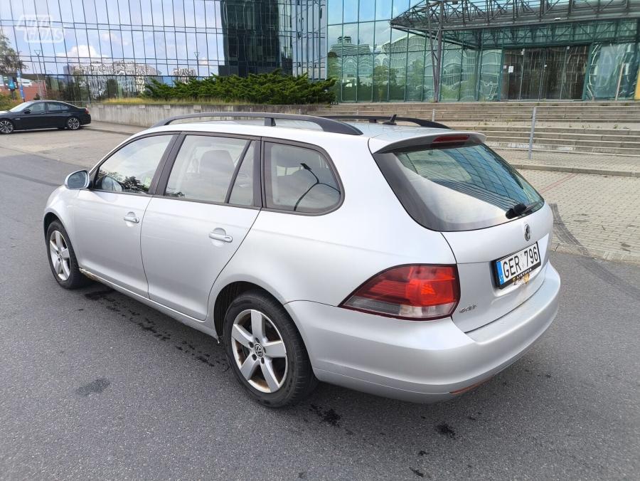 Volkswagen Golf 2012 in Vilnius, with an engine capacity of 1.60 L and mileage of 293 thousand km for 1500 €, photo 8 on AUTOMOTO.COM.LV
