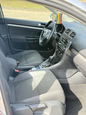 Volkswagen Golf 2013 in Silute, with an engine capacity of 1.60 L and mileage of 390 thousand km for 2999 €, photo 9 on AUTOMOTO.COM.LV