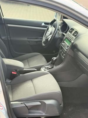 Volkswagen Golf 2013 in Silute, with an engine capacity of 1.60 L and mileage of 390 thousand km for 2899 €, photo 9 on AUTOMOTO.COM.LV