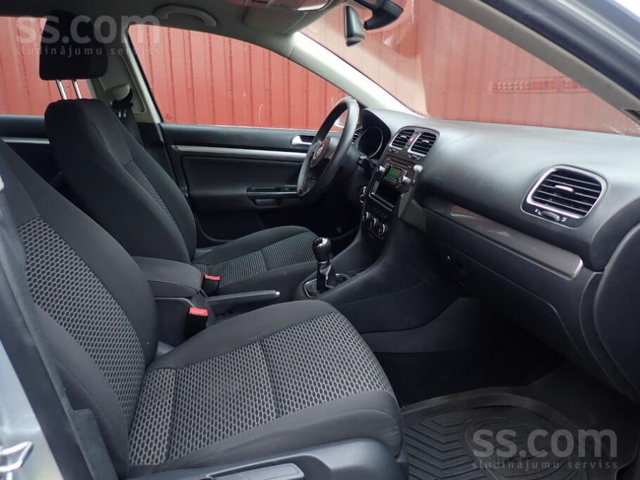 Volkswagen Golf 2013 Liepāja, ar dzinēja tilpumu 1.60 L un nobraukumu 302 tūkst. km par 3950 €, foto 7 vietnē AUTOMOTO.COM.LV