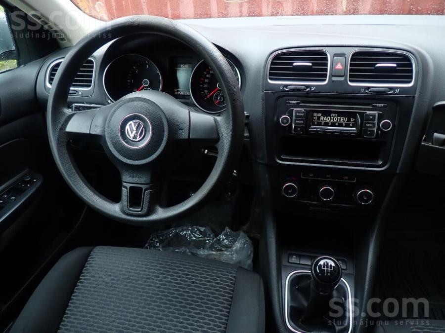 Volkswagen Golf 2013 Liepāja, ar dzinēja tilpumu 1.60 L un nobraukumu 302 tūkst. km par 3950 €, foto 8 vietnē AUTOMOTO.COM.LV