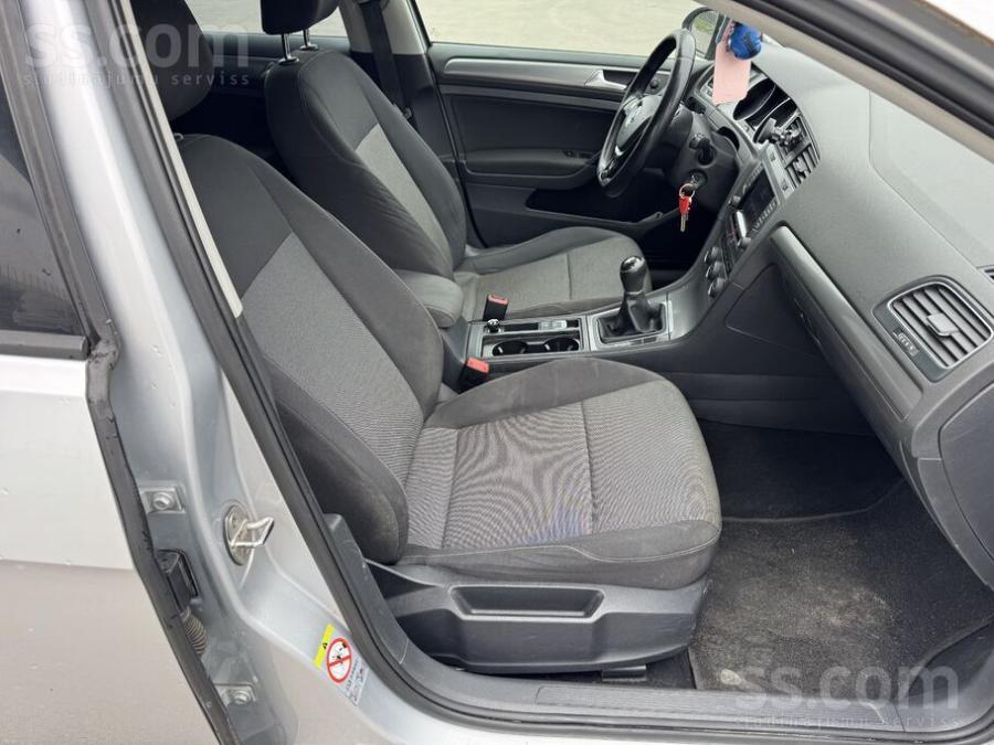 Volkswagen Golf 2013 Rīga, ar dzinēja tilpumu 1.60 L un nobraukumu 360 tūkst. km par 4000 €, foto 7 vietnē AUTOMOTO.COM.LV