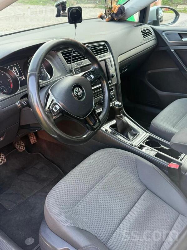 Volkswagen Golf 2013 in Riga, with an engine capacity of 1.60 L and mileage of 334 thousand km for 4000 €, photo 9 on AUTOMOTO.COM.LV