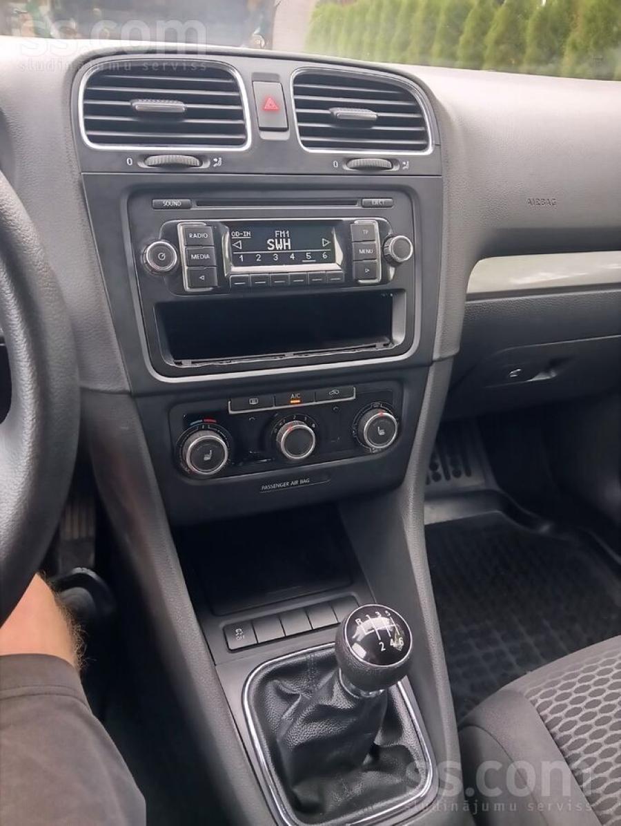 Volkswagen Golf 2013 Rīga, ar dzinēja tilpumu 1.60 L un nobraukumu 318 tūkst. km par 3200 €, foto 5 vietnē AUTOMOTO.COM.LV