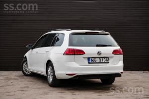 Volkswagen Golf 2015 in Riga, with an engine capacity of 1.60 L and mileage of 335 thousand km for 6490 €, photo 4 on AUTOMOTO.COM.LV