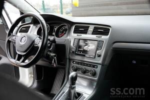 Volkswagen Golf 2015 in Riga, with an engine capacity of 1.60 L and mileage of 335 thousand km for 6490 €, photo 5 on AUTOMOTO.COM.LV