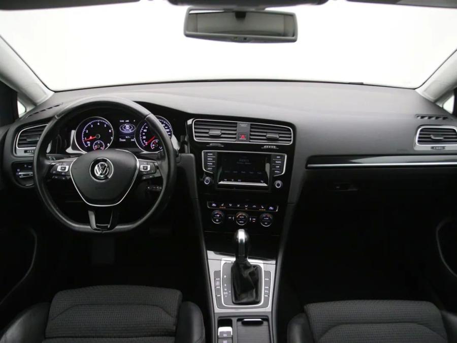 Volkswagen Golf 2015 in Vilnius, with an engine capacity of 1.40 L and mileage of 215 thousand km for 8499 €, photo 3 on AUTOMOTO.COM.LV