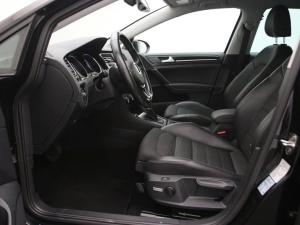 Volkswagen Golf 2015 in Vilnius, with an engine capacity of 1.40 L and mileage of 215 thousand km for 8499 €, photo 5 on AUTOMOTO.COM.LV