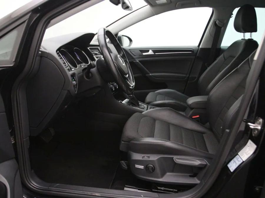 Volkswagen Golf 2015 in Vilnius, with an engine capacity of 1.40 L and mileage of 215 thousand km for 8499 €, photo 5 on AUTOMOTO.COM.LV