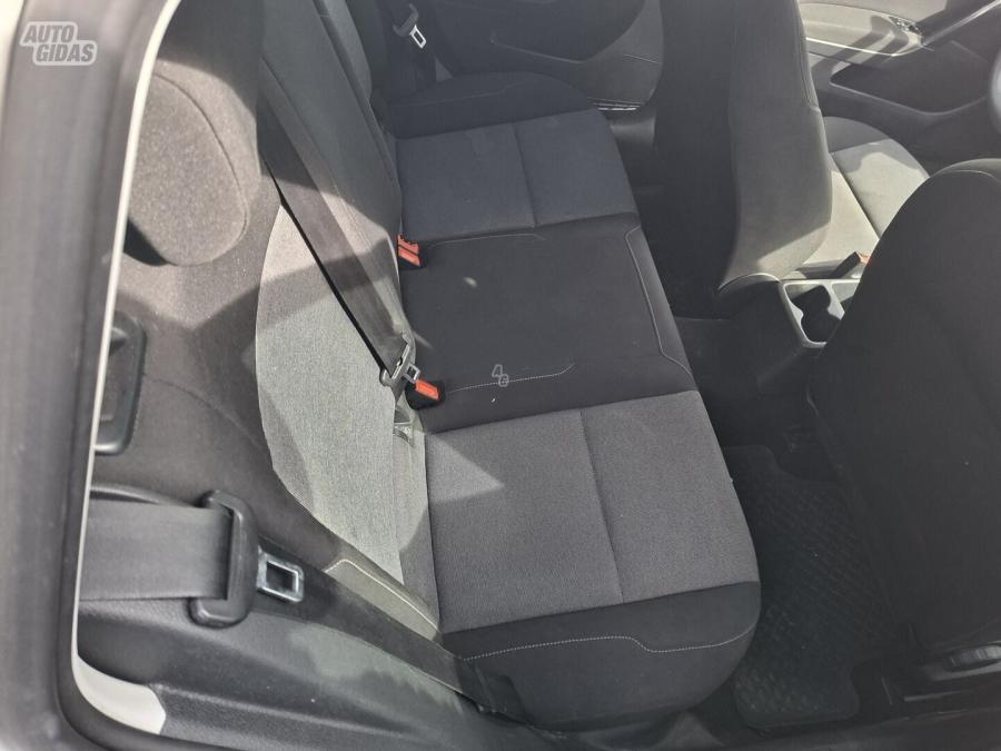 Volkswagen Golf 2015 in Kaunas, with an engine capacity of 1.60 L and mileage of 320 thousand km for 5900 €, photo 17 on AUTOMOTO.COM.LV