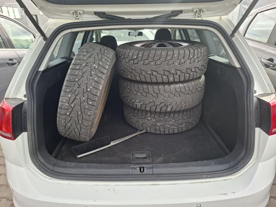 Volkswagen Golf 2015 in Kaunas, with an engine capacity of 1.60 L and mileage of 320 thousand km for 5900 €, photo 18 on AUTOMOTO.COM.LV