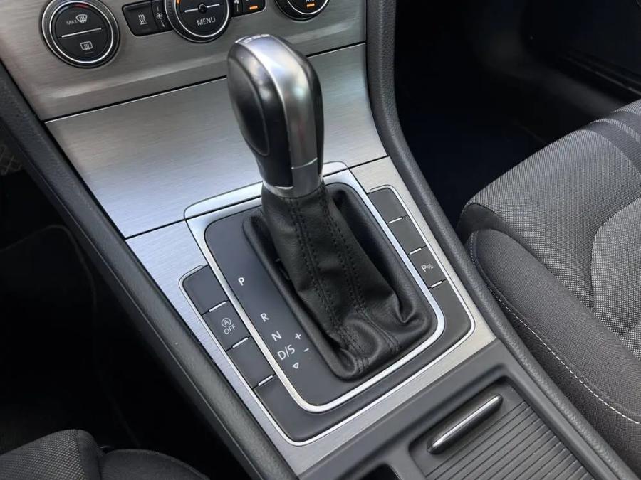 Volkswagen Golf 2016 Rīga, ar dzinēja tilpumu 1.40 L un nobraukumu 212 tūkst. km par 7950 €, foto 18 vietnē AUTOMOTO.COM.LV