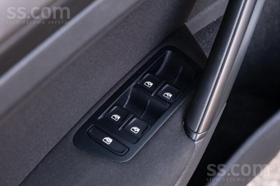 Volkswagen Golf 2016 in Riga, with an engine capacity of 1.60 L and mileage of 221 thousand km for 5950 €, photo 15 on AUTOMOTO.COM.LV
