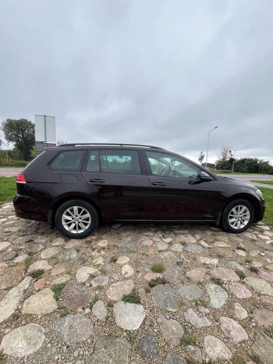 Volkswagen Golf 2017 in Jelgava, with an engine capacity of 1.60 L and mileage of 204 thousand km for 7500 €, photo 3 on AUTOMOTO.COM.LV