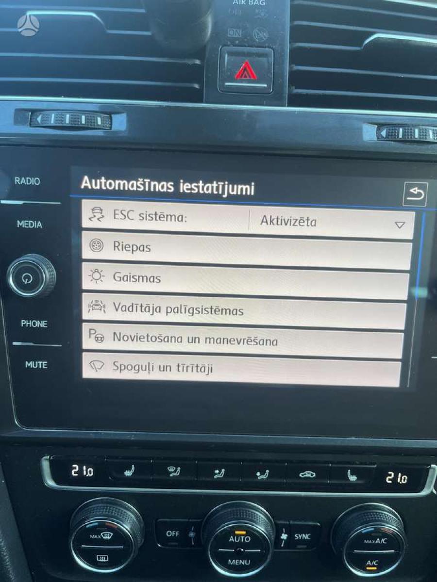 Volkswagen Golf 2017 in Jelgava, with an engine capacity of 1.60 L and mileage of 204 thousand km for 7500 €, photo 20 on AUTOMOTO.COM.LV